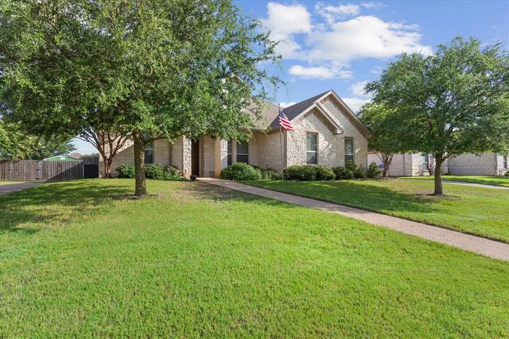 105 Hollygrove Drive, Hewitt, Texas 76643 | Residential Properties ...