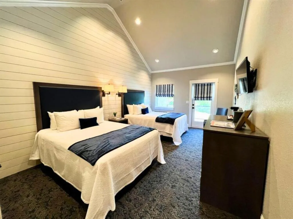 21042 Shady Oak Court, Whitney, Texas 76692 | Residential Properties ...